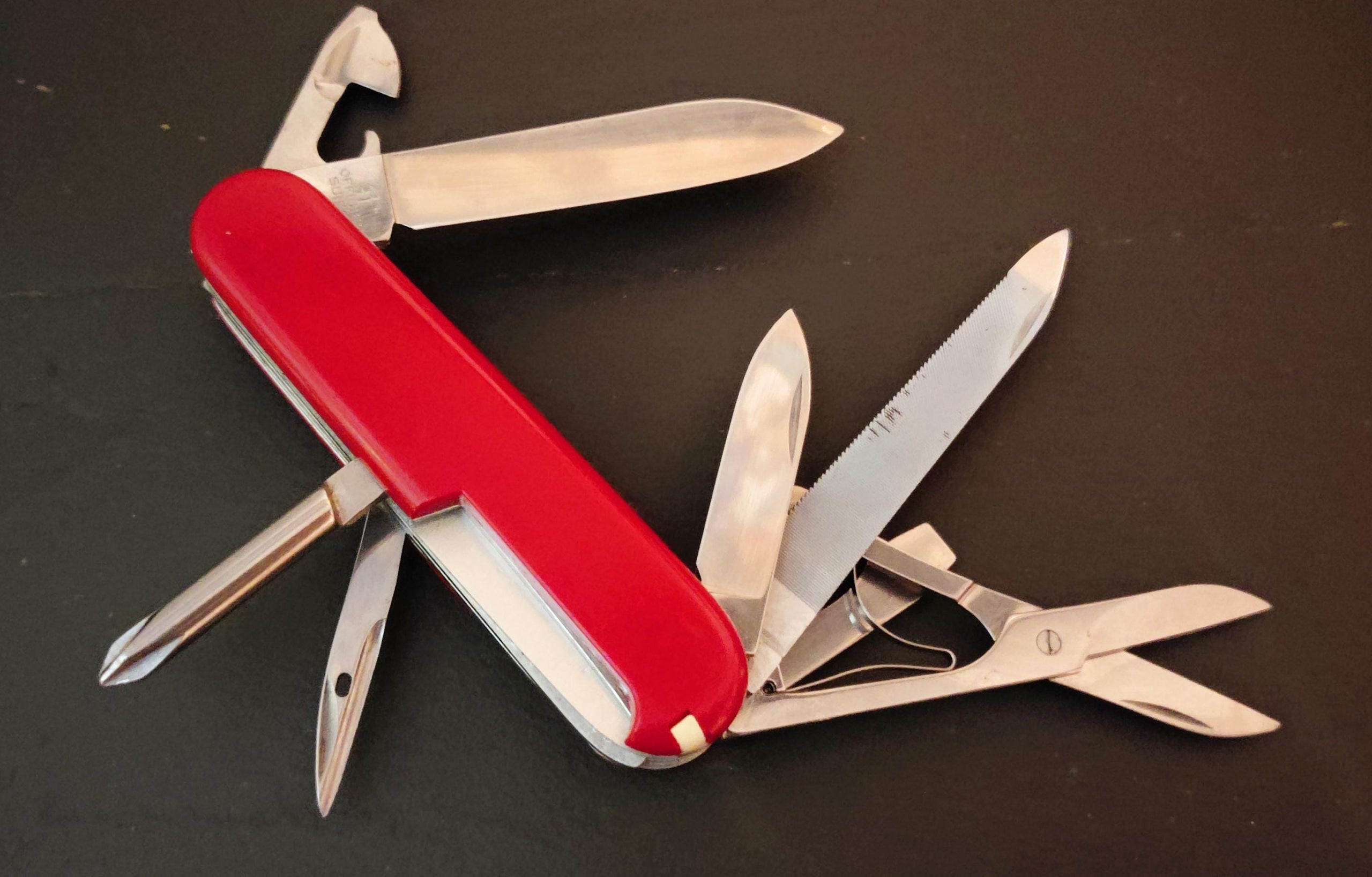 Victorinox SwissChamp XLT – The Largest Truly Usable Swiss Army Knife ...