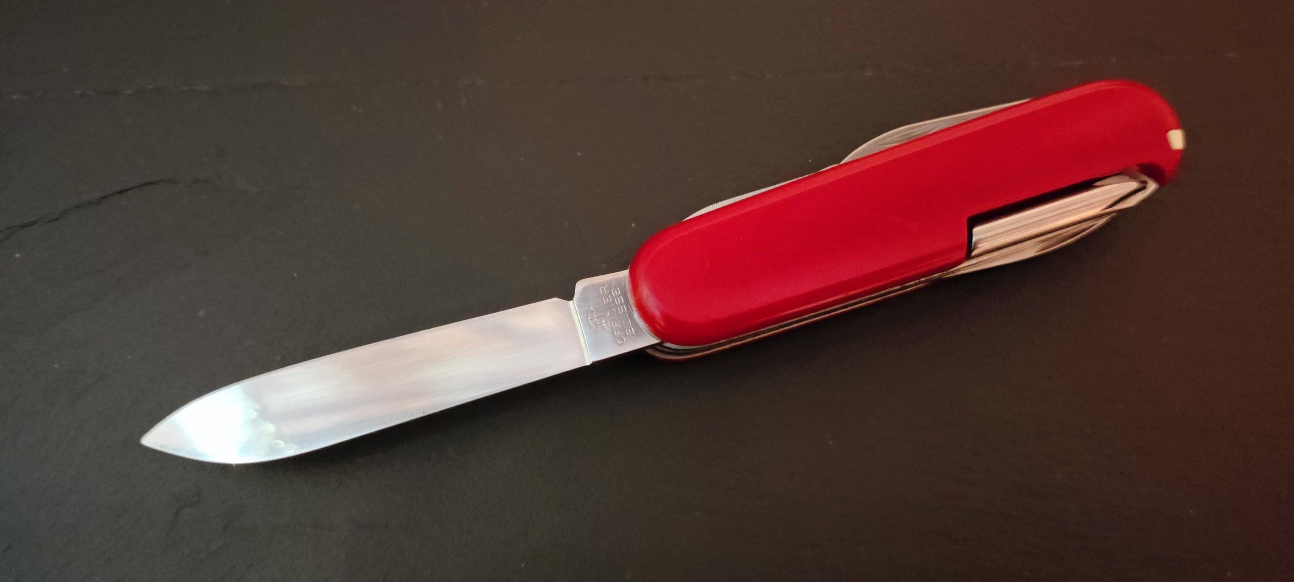 Victorinox SwissChamp XLT – The Largest Truly Usable Swiss Army Knife ...
